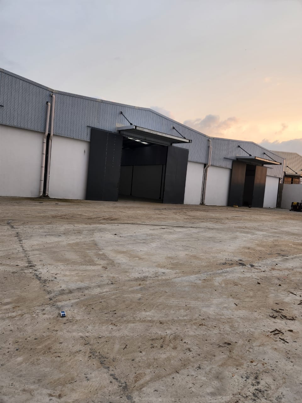 03 entrepôts de 1100 m² dans la Zone de Port-Bouet Abattoir – GROUPE ...