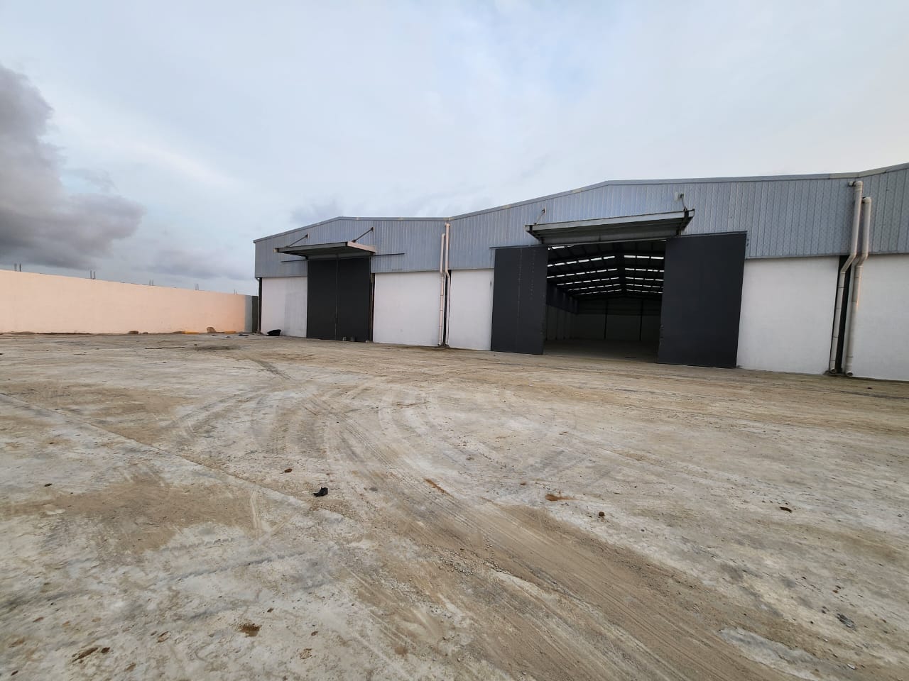 03 entrepôts de 1100 m² dans la Zone de Port-Bouet Abattoir – GROUPE ...